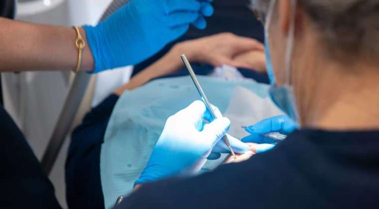 Wisdom Teeth Extraction Procedure [A Complete Guide]